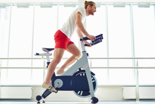 Entrenamiento en bici estática: guía, consejos y rutina - La Bolsa del ...