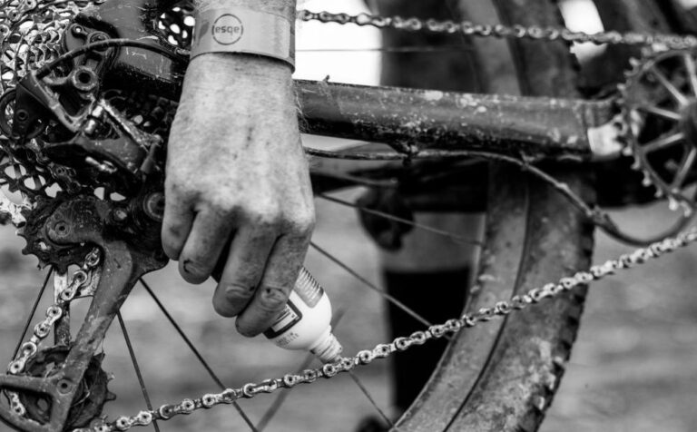 Cómo engrasar la cadena MTB en tres pasos