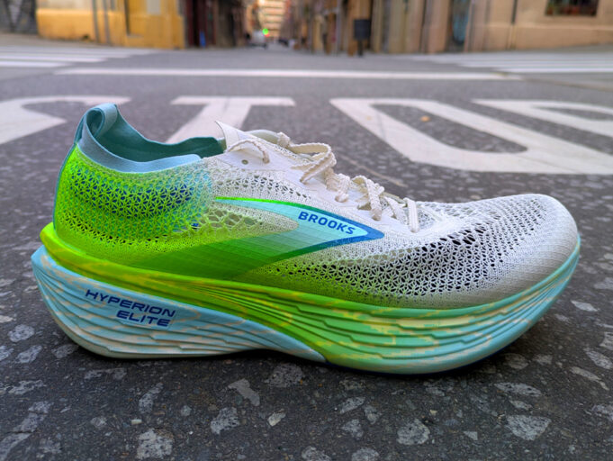 Review Hyperion Elite 4 PB: el cohete de BROOKS para reventar tus marcas